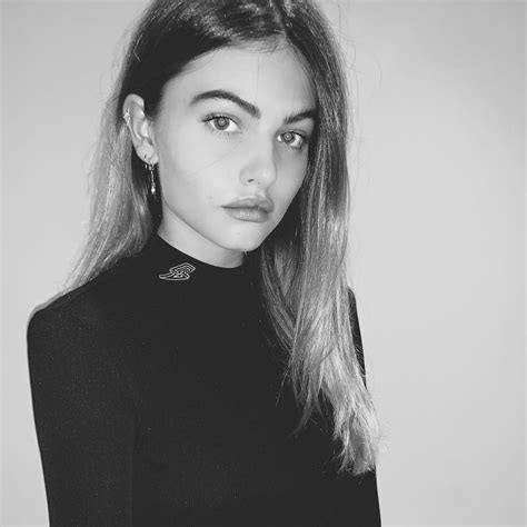 Bild Markiert Mit Skinny Black And White Brunette Thylane Blondeau