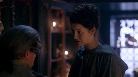 Imagen T02e06 Claire Y Raymond  Forastera Outlander Wiki