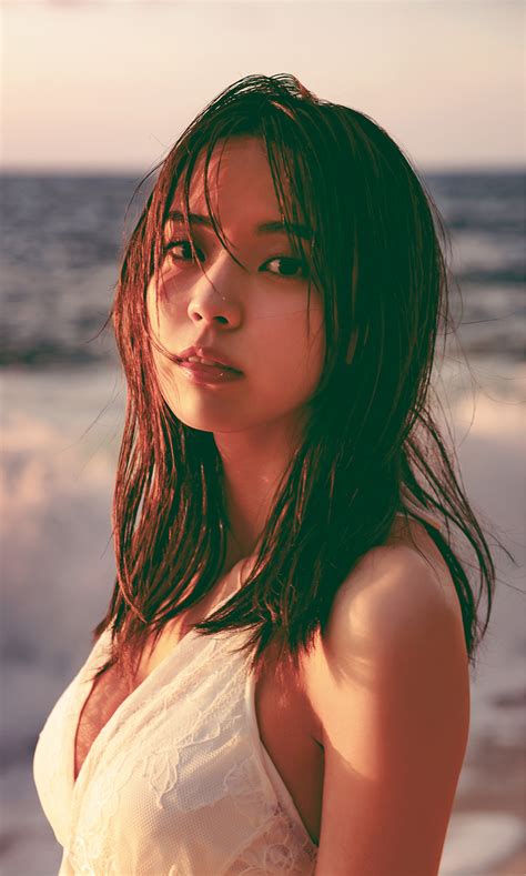櫻坂46・小林由依、2nd写真集『意外性』の裏表紙全4種を公開 画像一覧（2 4） The First Times