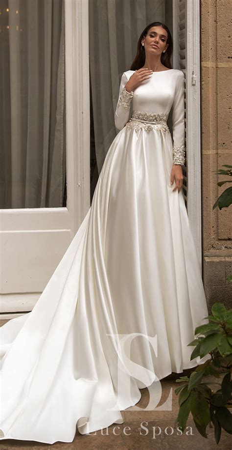These Long Sleeve Wedding Dresses Are Showstopper
