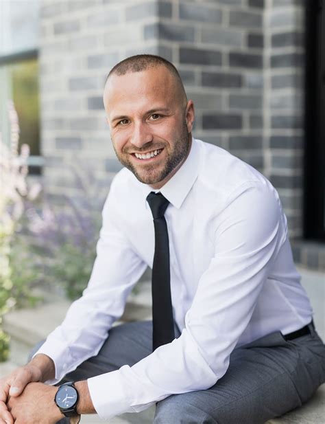 Faites Connaissance Avec Sacha Loyer Votre Courtier Immobilier