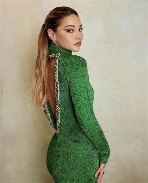 Madelyn Cline For Instyle Magazine Feb 2023 R Madelyncline