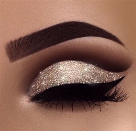بالصور اظبطى رسمة حواجبك فى 6 خطوات اليوم السابع
