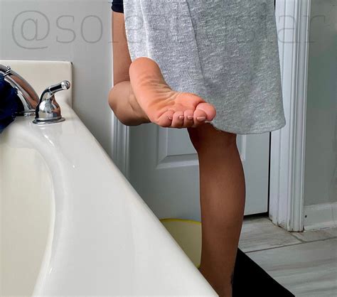 𝐺𝑂𝐷𝐷𝐸𝑆𝑆 𝑆𝑇𝐴𝑅 On Twitter Youre Already Obsessed With These Sweet Feet