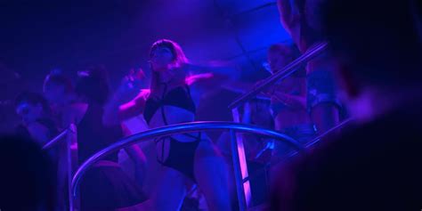Голая Анжела Недялкова в Ibiza