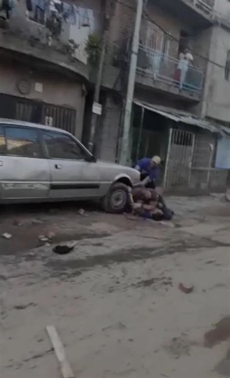 Vecinos De La Villa 20 Atacaron A Pedradas A La Policía Para Evitar Una