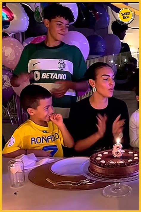 جورجينا رودريغيز ليس ام جونيور ابن كرستيانو رونالدو Georgina