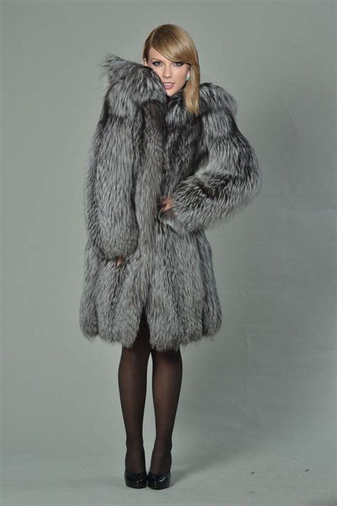 Taylor Swift In Fox Fur By Furhugo On Deviantart Fur Coats Women Fur