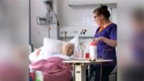 Video Strikes Emotional Chord As Nurse Sings To Patient Utv Itv News