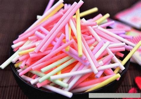 小賣部逐漸消失的80、90後那些神級零食，你吃過幾種？ 每日頭條