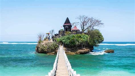 11 Spot Foto Pantai Balekambang Malang Harga Tiket Rute Lokasi