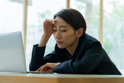 6割以上が夏から秋にかけての体調不良を経験するも、ほとんどが「秋バテ」を知らず 対策には「睡眠」や「腸活」が効果的 Amp[アンプ