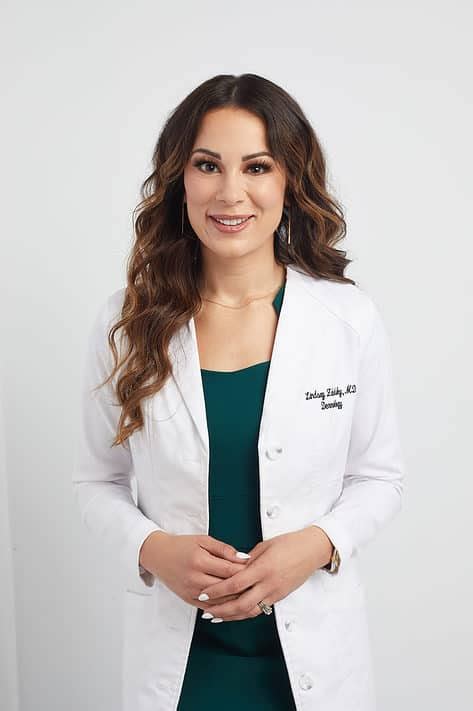 Dermatology Goes Viral Wandj Graduate Uses Social Media To Share