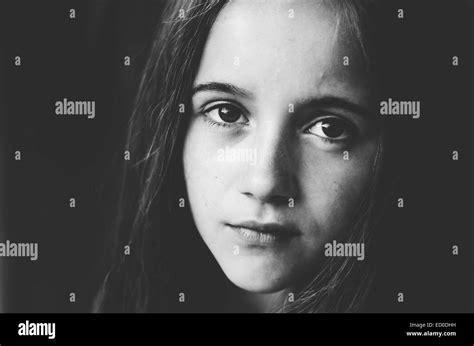 Retrato De Una Adolescente Fotografía De Stock Alamy