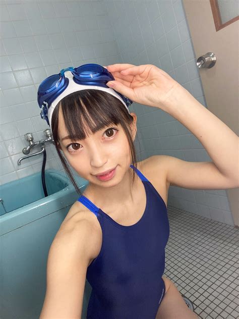 濡れてテカってピッタリ密着 神スク水 冬愛ことね 美少女から人妻まで可愛い女子のスクール水着姿をじっとりと堪能！着替え盗撮から始まり貧乳から