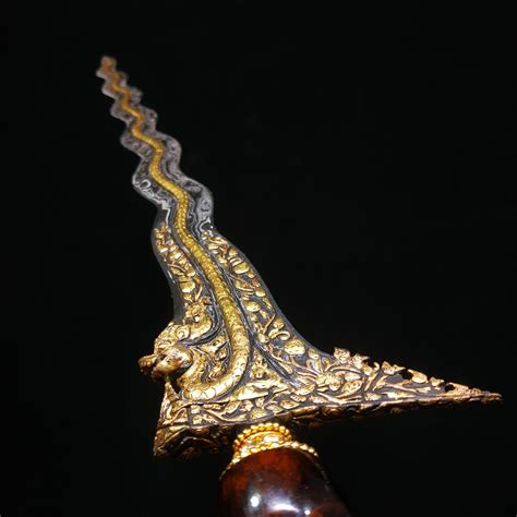 Keris Nogo Rojo Luk 13 Kinatah Kamarogan Pusaka Keris