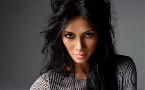 Online Crop Black Hair Woman Hd Wallpaper Wallpaper Flare