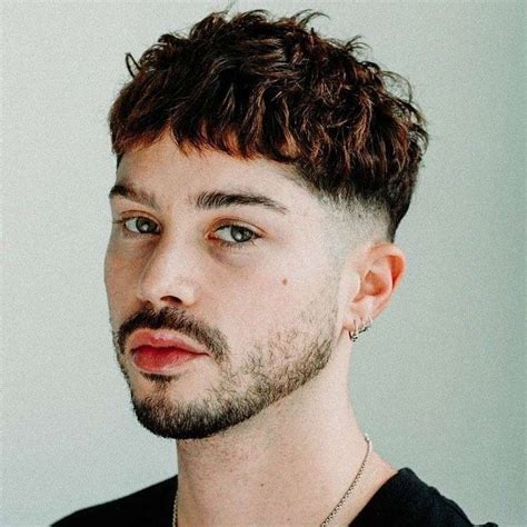 9 Best Haircuts For Triangle Face Men Face Shape Hairstyles Men