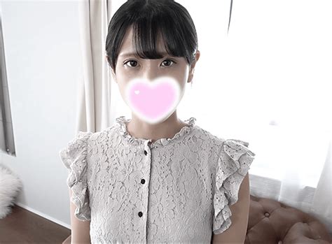 【大人への最後の課題】純真な心とは裏腹に発育する美しい体と奇跡の美乳。清純な体で解いてゆく、夏休み最後の課題。しおり18歳 が半額 Xcolle