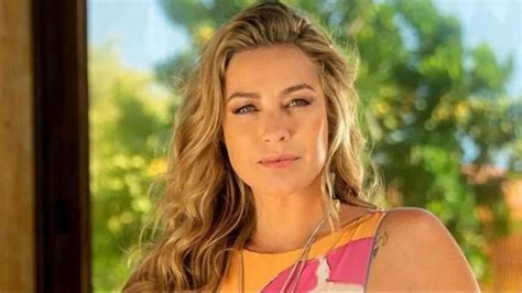 Luana Piovani Arrasa Em Nova Fotografia Sensual Jornal Diário Online