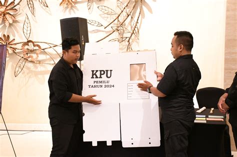 Persiapkan Pengelolaan Logistik Pemilu 2024 Kpu Jatim Adakan Simulasi