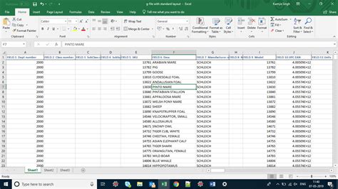 python how to map two dataframes keeping the value same for one