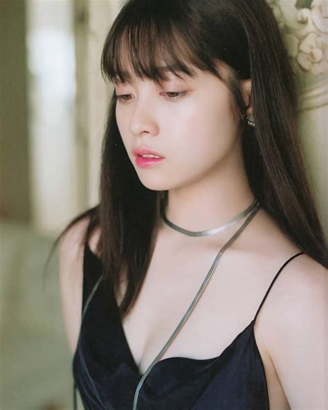 Teardrop454 Instagram 「写真集『 Naturel』 講談社より好評発売中 定価3 780円 橋本環奈