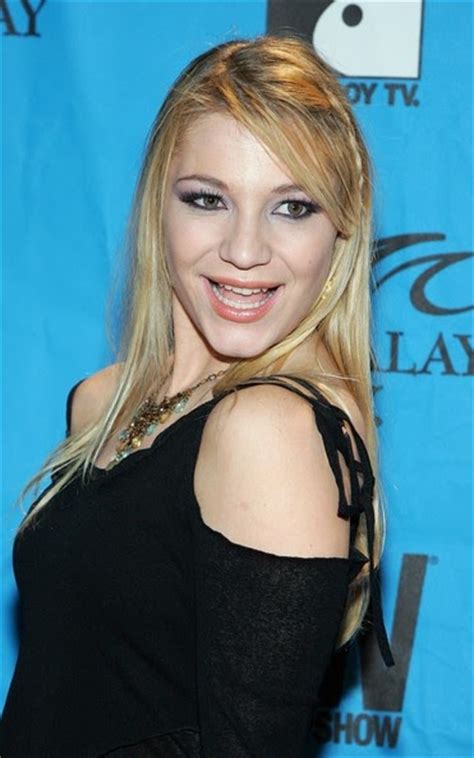 Actress Latest Photo Video Show Aurora Snow Photos