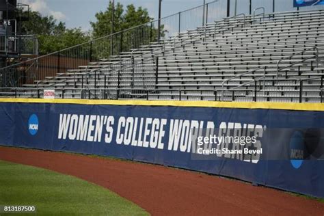 Womens College World Series Photos And Premium High Res Pictures