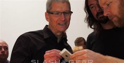 Russian Lawmaker Wants Tim Cook Banned From Nation Slashgear