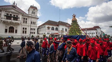 Tradisi Unik Nusantara Peringati Maulid Nabi Muhammad Saw