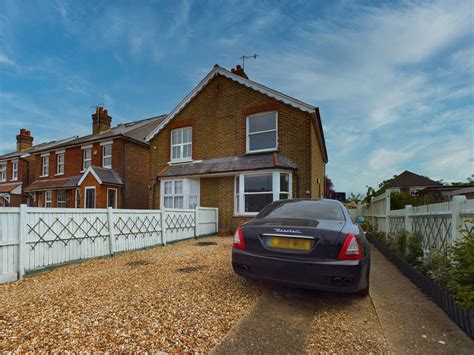 3 Bed Semi Detached House For Sale In Brighton Road Salfords Redhill