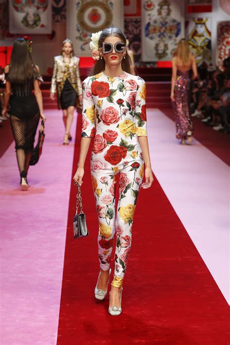 Discover Videos And Pictures Of Dolce And Gabbana Summer 2018 Womenswear