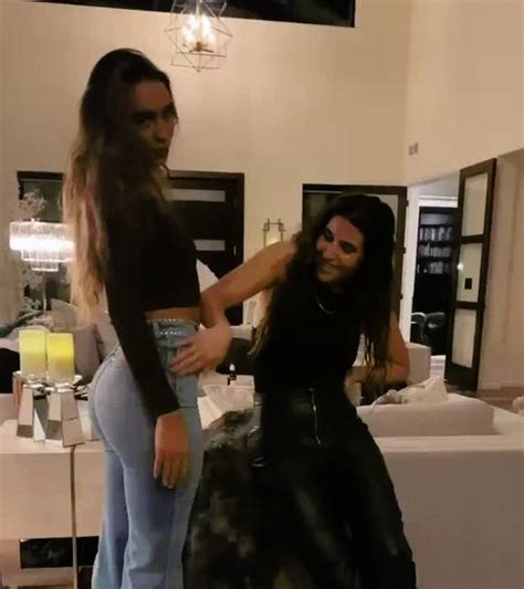 Smacking Her Friends Booty Scrolller