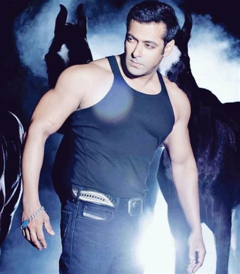Shirtless Bollywood Men Salman Khan Shirtless Topless Bollywood Icon