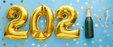 Ballon Dor 2021 Avec Bouteille De Champagne Et Verres Bonne Année Sur