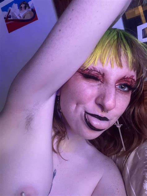 Anyone Here A Fan Of Hairy Pits R Hairygothgirls