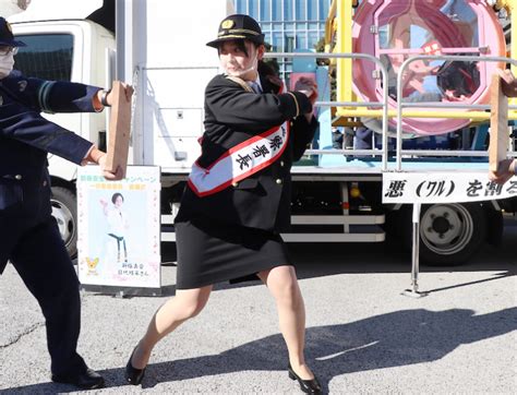 女子空手家・目代結菜が一日警察署長に、スカート姿の正拳突きで”悪（ワル）を割る” Efight【イーファイト】格闘技情報を毎日配信！