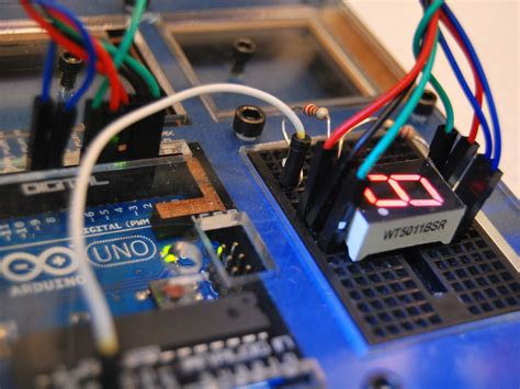 drive a 7 segment led with an arduino make
