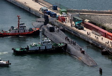 U S Guided Missile Submarine Arrives In South Korea A Day After North
