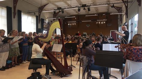 Tournai Quatre Chorales Et Un Orchestre Pour Interpréter Loeuvre