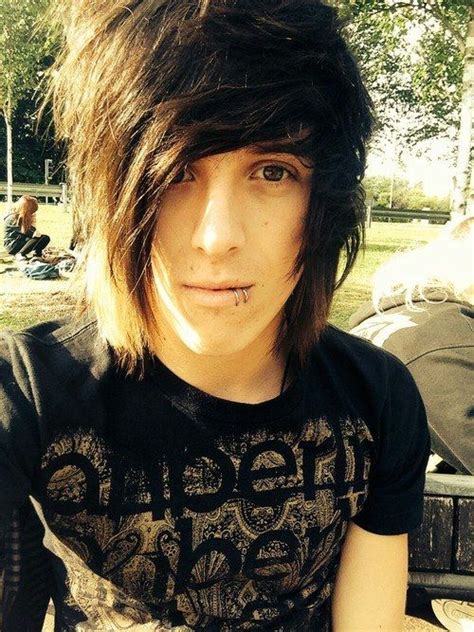 40 Cool Emo Hairstyles For Guys Creative Ideas