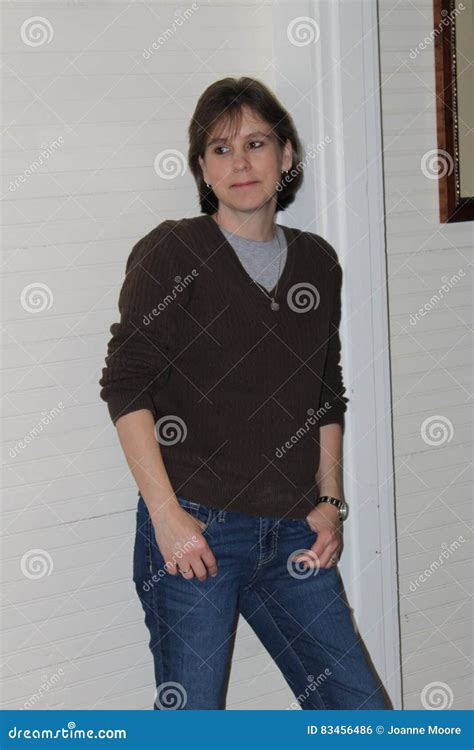 Portrait Femme De 46 Ans Photo Stock Image Du Verticale 83456486