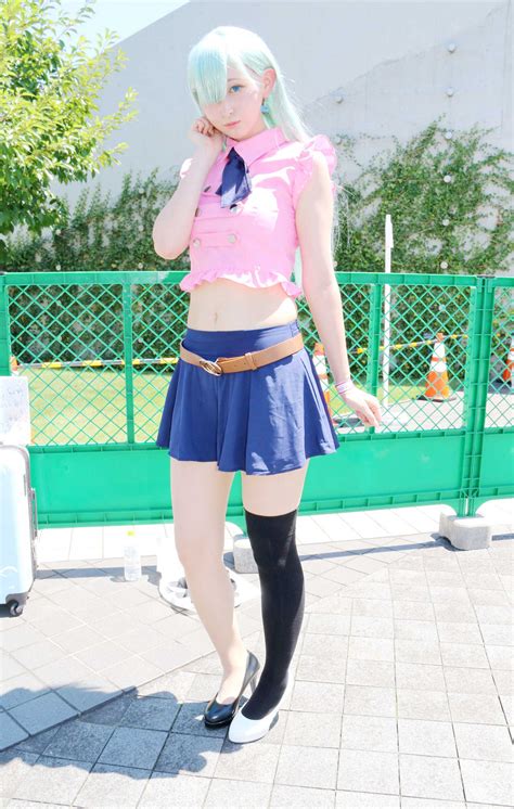 【写真 10 35枚】コミケ96：3日目は超人気レイヤー続々 えなこ、伊織もえ降臨 「天気の子」も Mantanweb（まんたんウェブ）