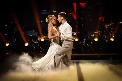 Who Is Helen Skelton Everything You Need To Know About Presenter