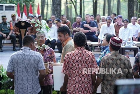 Presiden Serahkan Sk Perhutanan Sosial Di Sumatera Selatan Republika