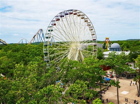 Six Flags Great Adventure Rides Shows And Activities For The Whole