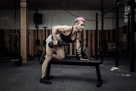 Single Arm Dumbbell Row How To Benefits Muscles Worked Variations