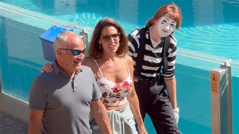 Megan The Seaworld Mime Entertaining At Seaworld Orlando Youtube