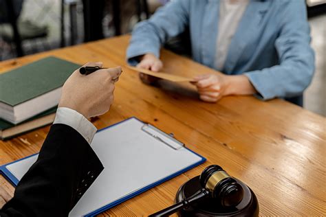 Judicial Panel Orders Probe Into Federal Judges Hiring Of Law Clerk